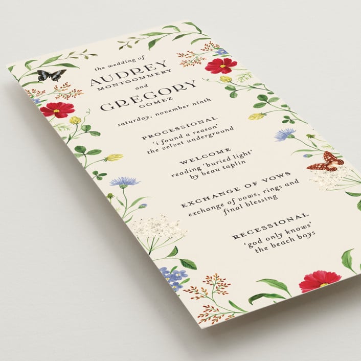 How to Create Awesome Wedding Programs Your Guests Will Love