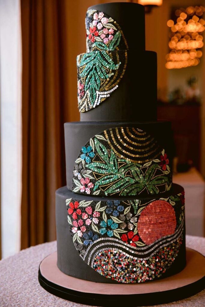 14 Amazingly Unique Wedding Cakes 14 Amazingly Unique Wedding Cakes