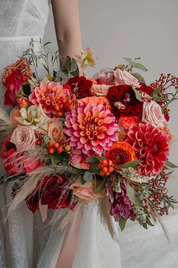 25 Stunning Bridal Bouquets for Every Wedding Style and Season