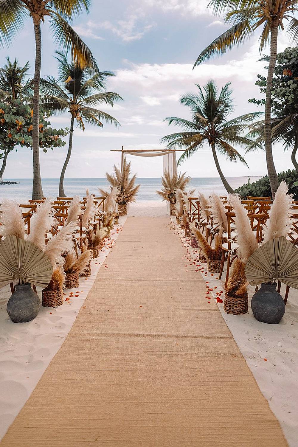 Bohemian beach wedding 60 photos - Astyledwedding.com